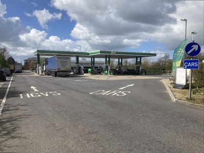 Services on the A6 - Motorway Services Online: A6 motorway service station