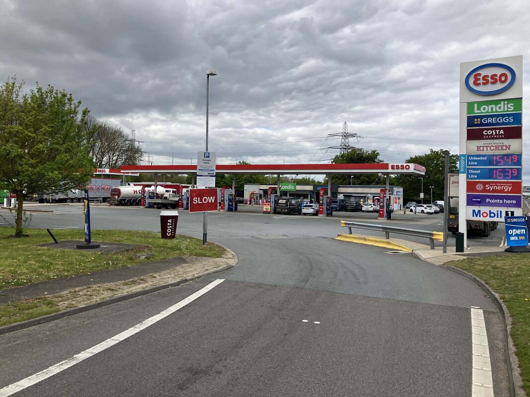 Cobham services - Motorway Services Online: Cobham (A2) motorway ...