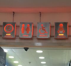 Extra - Motorway Services Online: Extra motorway service station