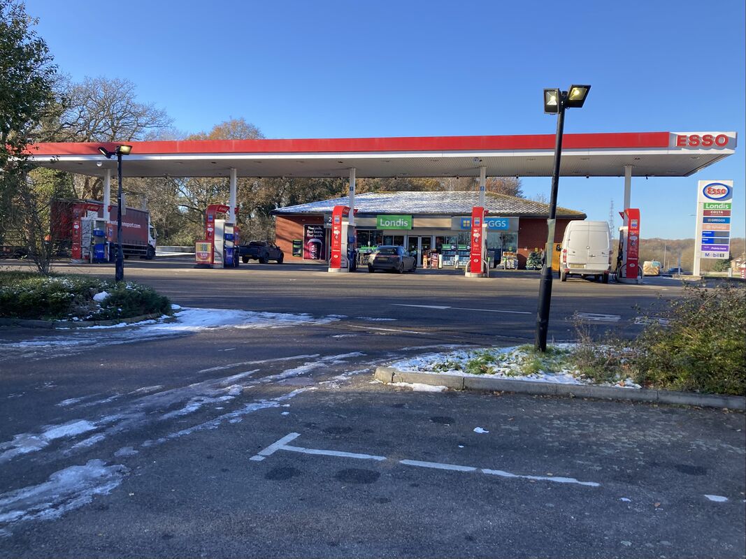 Gate services - Motorway Services, Gate | service station info