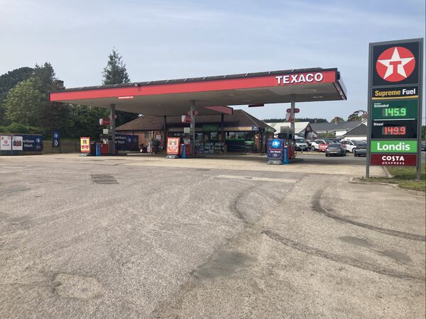 Kilmington Cross services - Motorway Services, Kilmington Cross ...