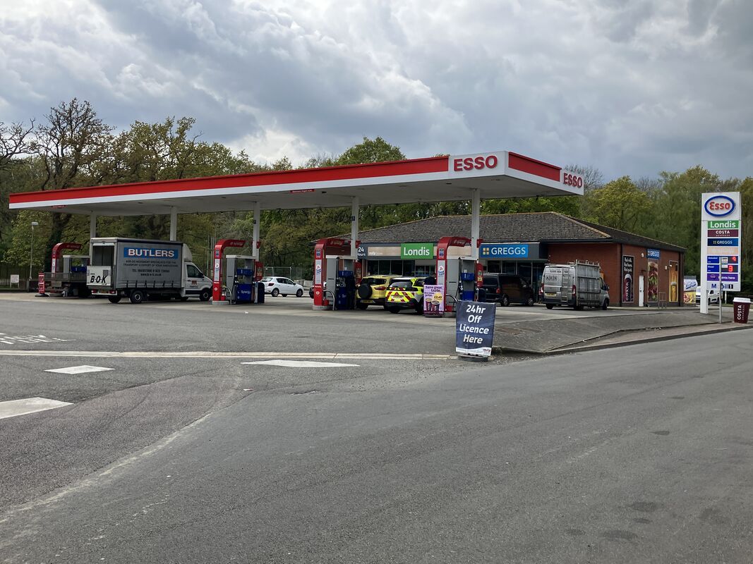 Gate services - Motorway Services Online: Gate motorway service station