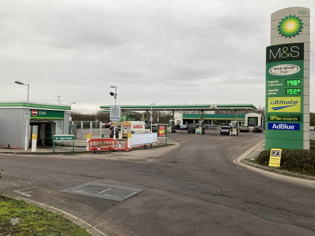 Stansted services - Motorway Services, Stansted | service station info