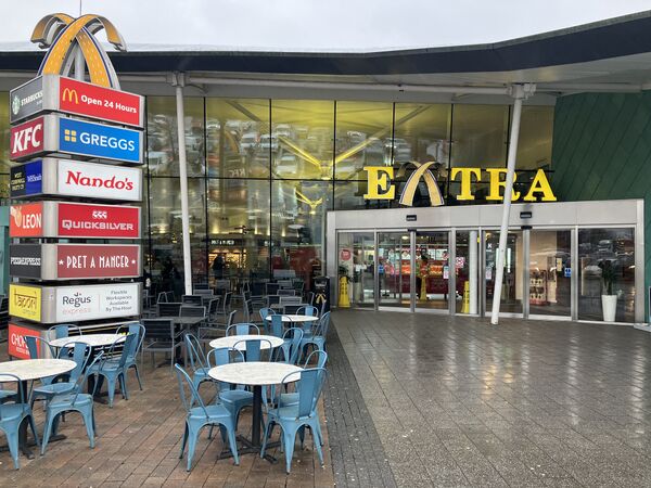 Cobham services - Motorway Services Online: Cobham motorway service station