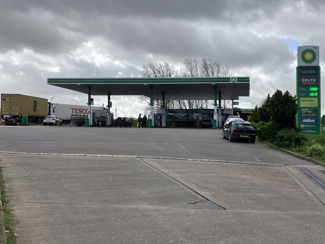 Grange Farm services - Motorway Services Online - Motorway Services ...