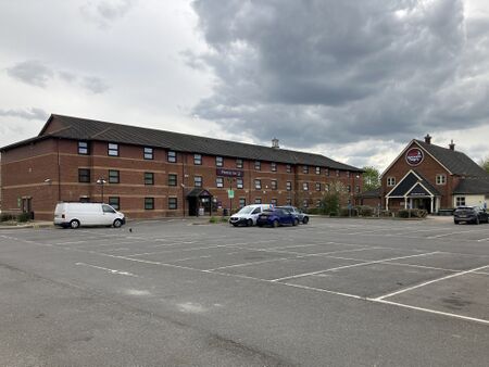 Map of Services with Premier Inn - Motorway Services Online: Map ...