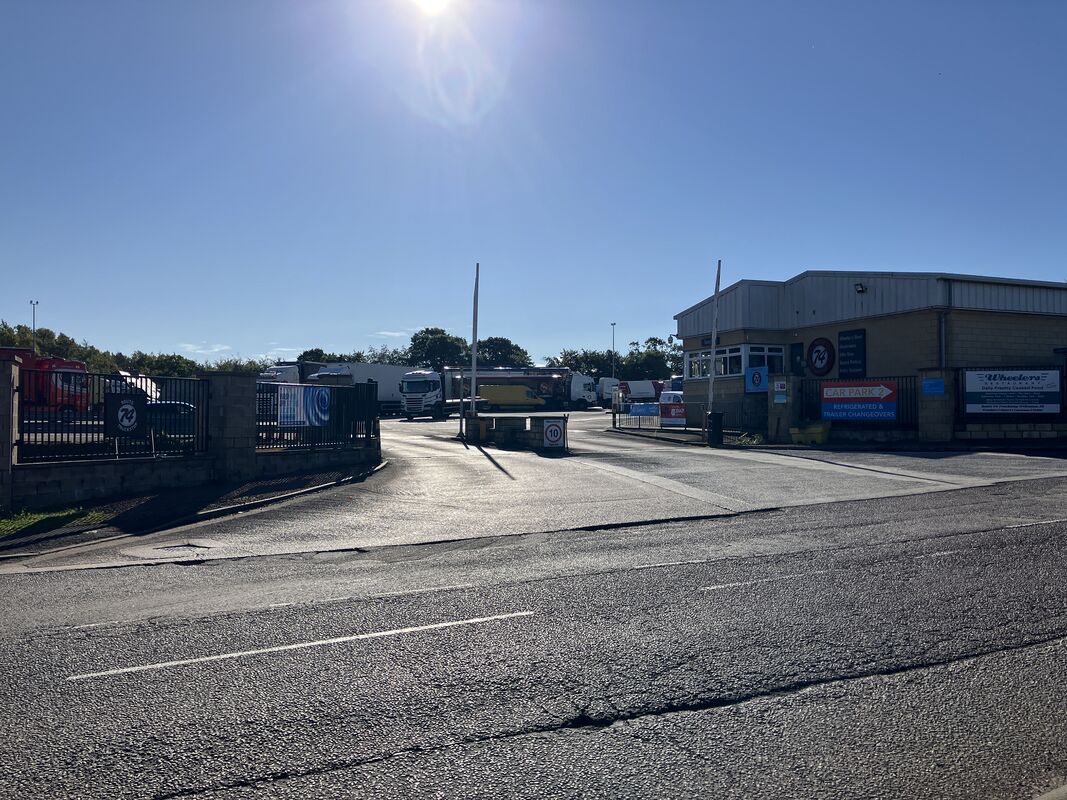 Route 74 truckstop - Motorway Services Online: Route 74 motorway ...