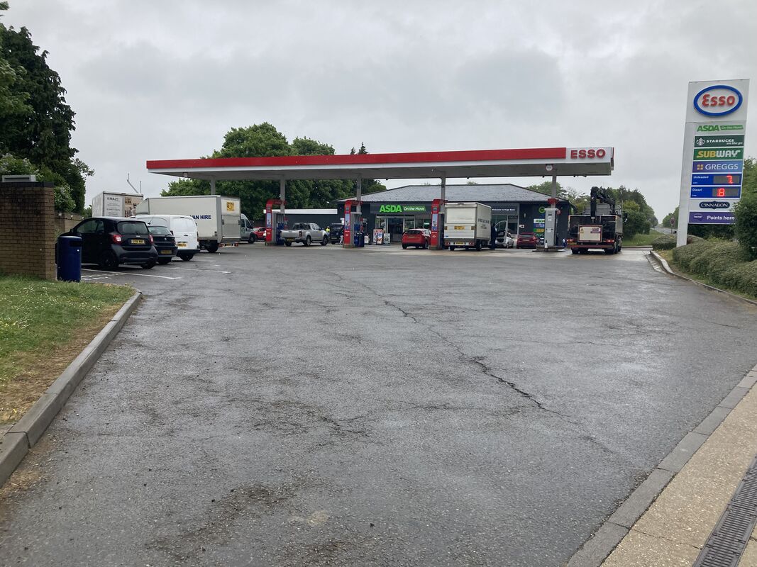 Hogs Back services - Motorway Services Online: Hogs Back motorway ...