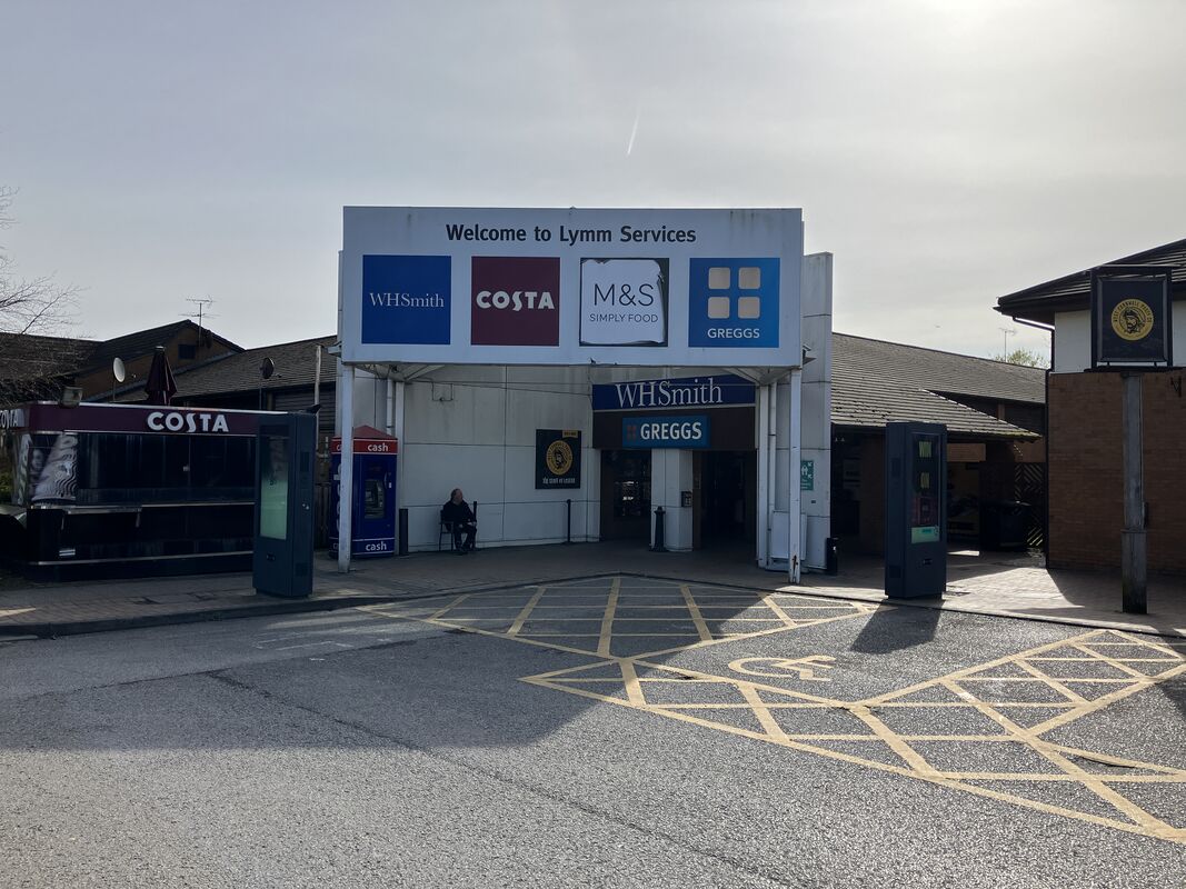 Lymm truckstop - Motorway Services Online: Lymm motorway service station