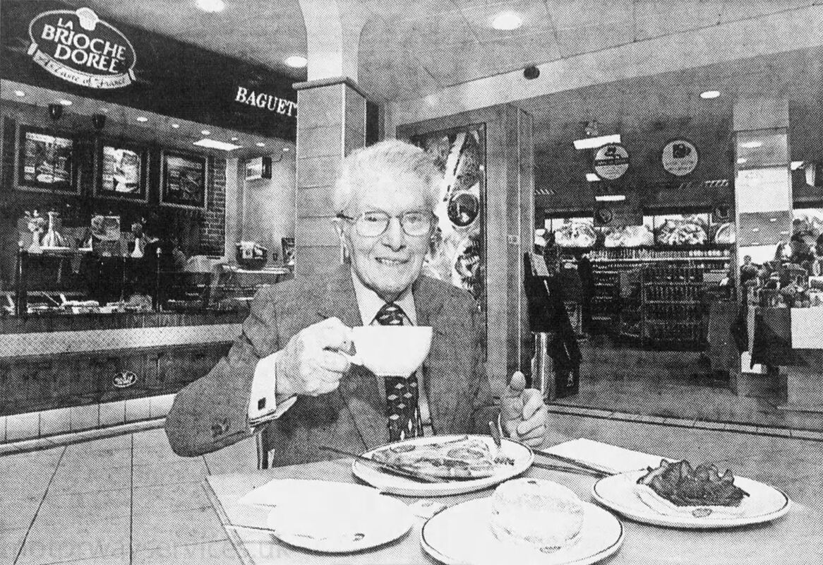 Egon Ronay - Motorway Services Online: Egon Ronay motorway service station