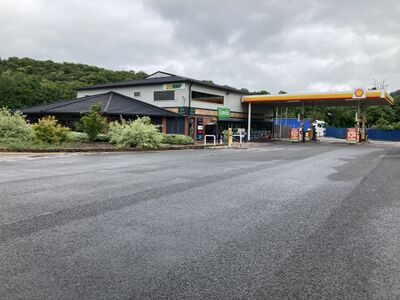 Services on the A40 - Motorway Services, A40 | service station info