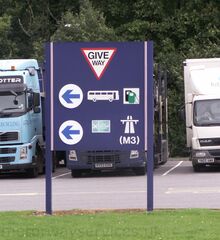 Roadchef - Motorway Services Online: Roadchef motorway service station