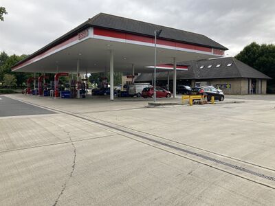 Services on the A40 - Motorway Services, A40 | service station info